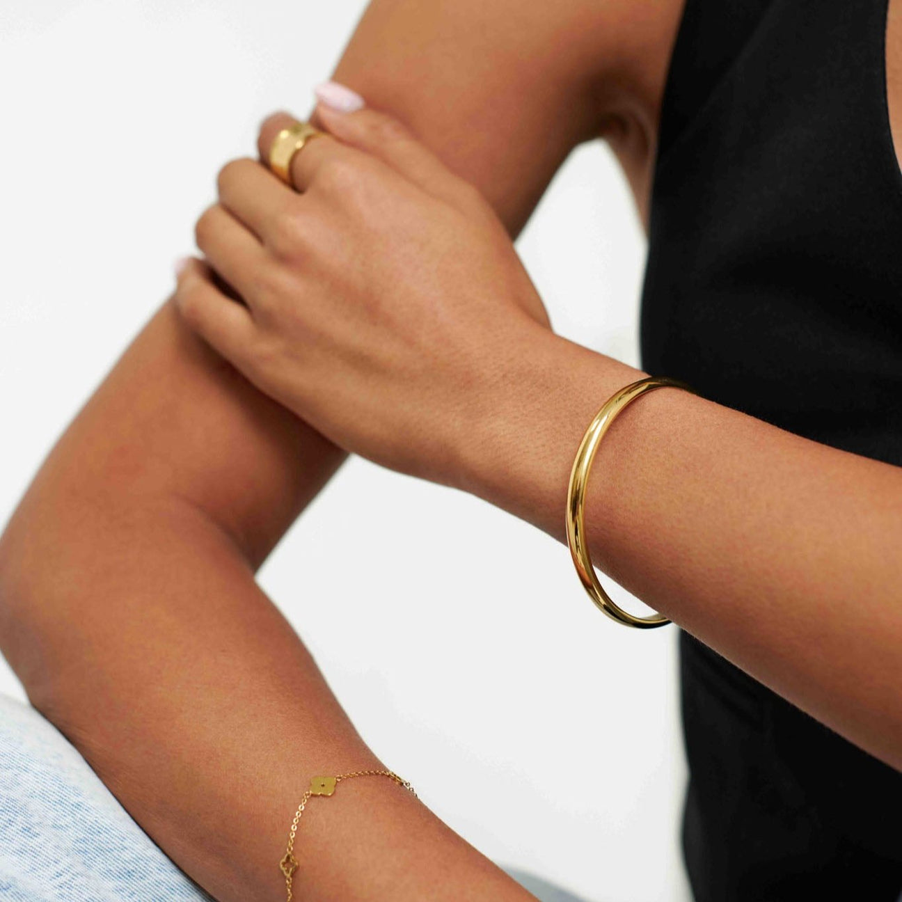 Classic Chunky Gold Bangle – D.LOUISE Jewellery